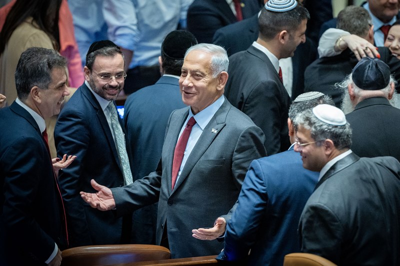 כך ישנה שר המשפטים את פניו וסמכויותיו של בית המשפט העליון בחדרי חרדים